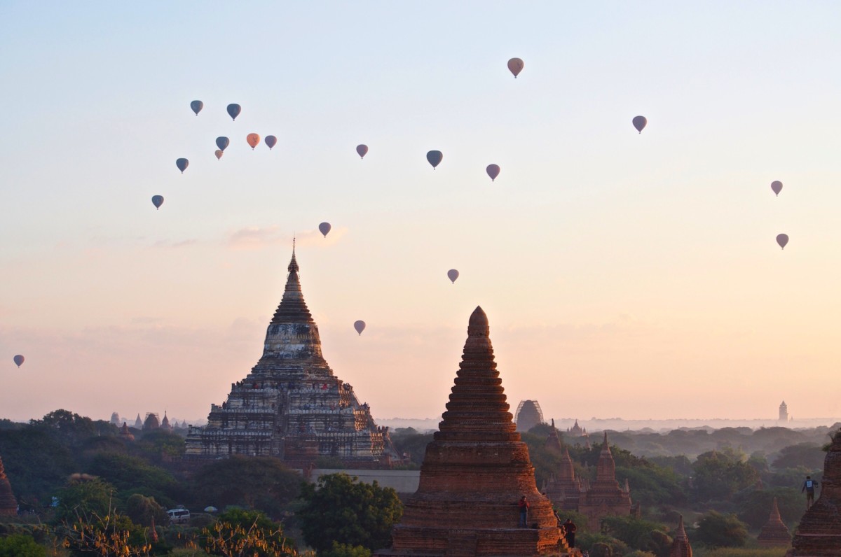 Rejsebrev: Luftballoner og solopgang i Bagan - InsideFlyer DK