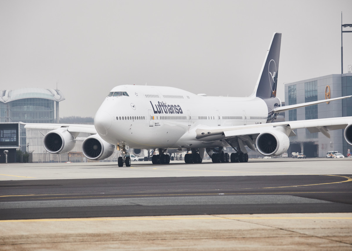 180209_YA_Abflug_LH400_042.jpg - InsideFlyer DK