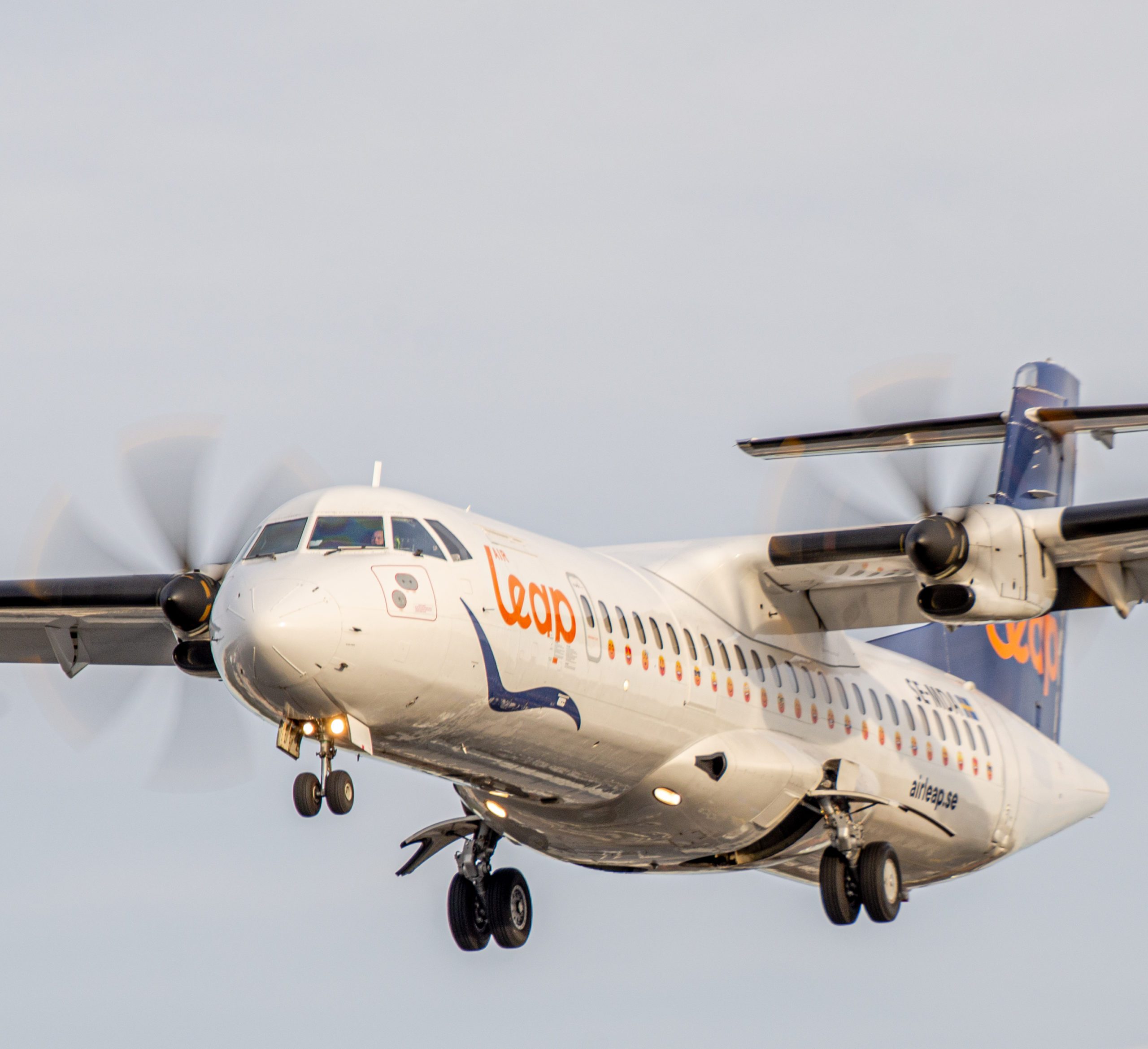 Air Leap - Plane - Front - InsideFlyer DK