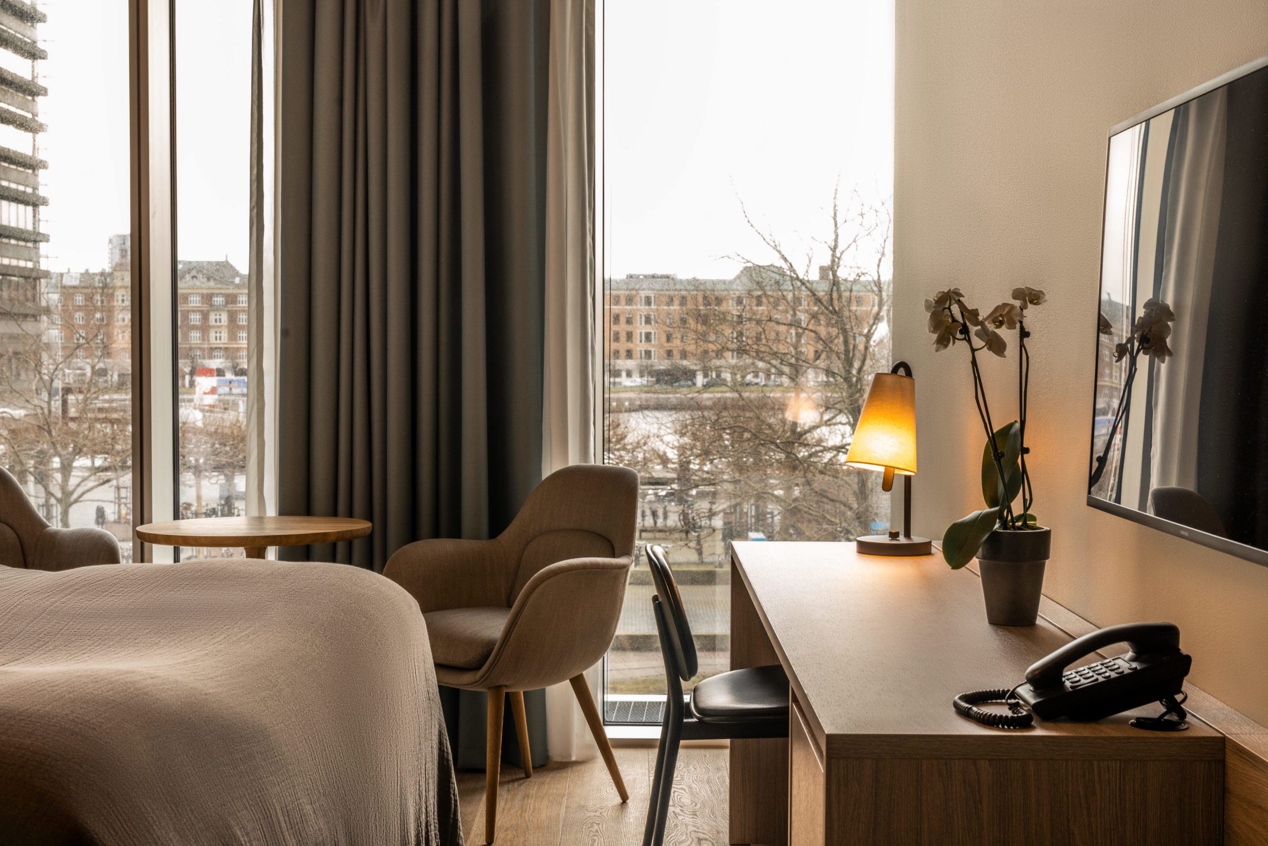 Scandic Spectrum-room-work area - InsideFlyer DK